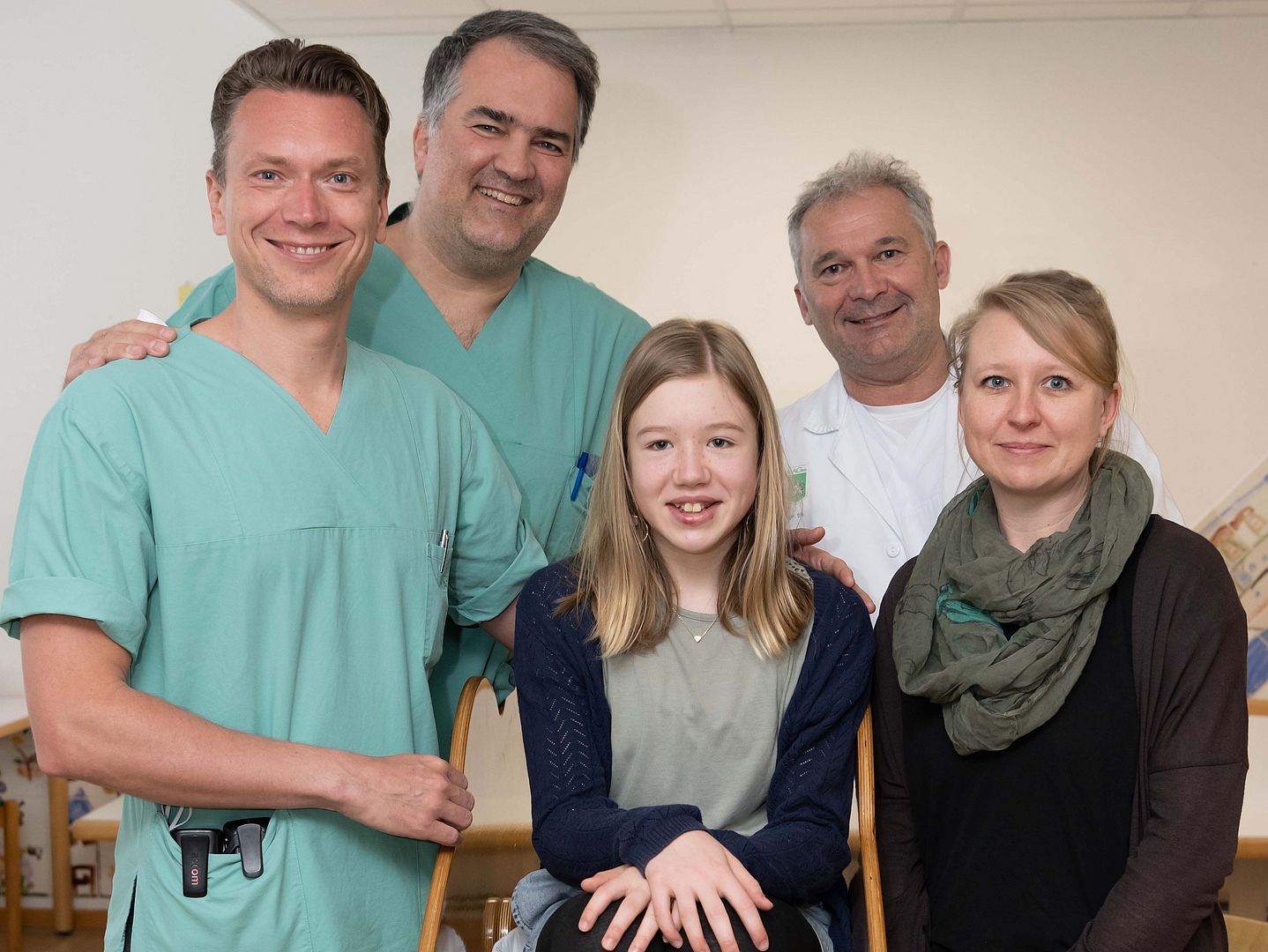 Sie sitzt, passt und wächst mit: die „Knochenschraube“ - LKH-Univ ...